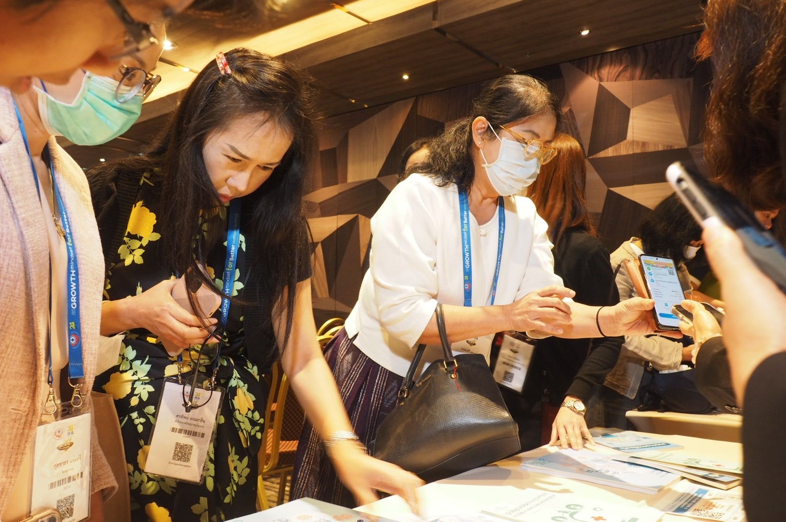 สมาคมเครือข่ายพยาบาลผู้ให้สารน้ำทางหลอดเลือดดำ ได้รับเกียรติ รับเชิญจาก สรพ.ร่วมเสวนา หัวข้อ ...